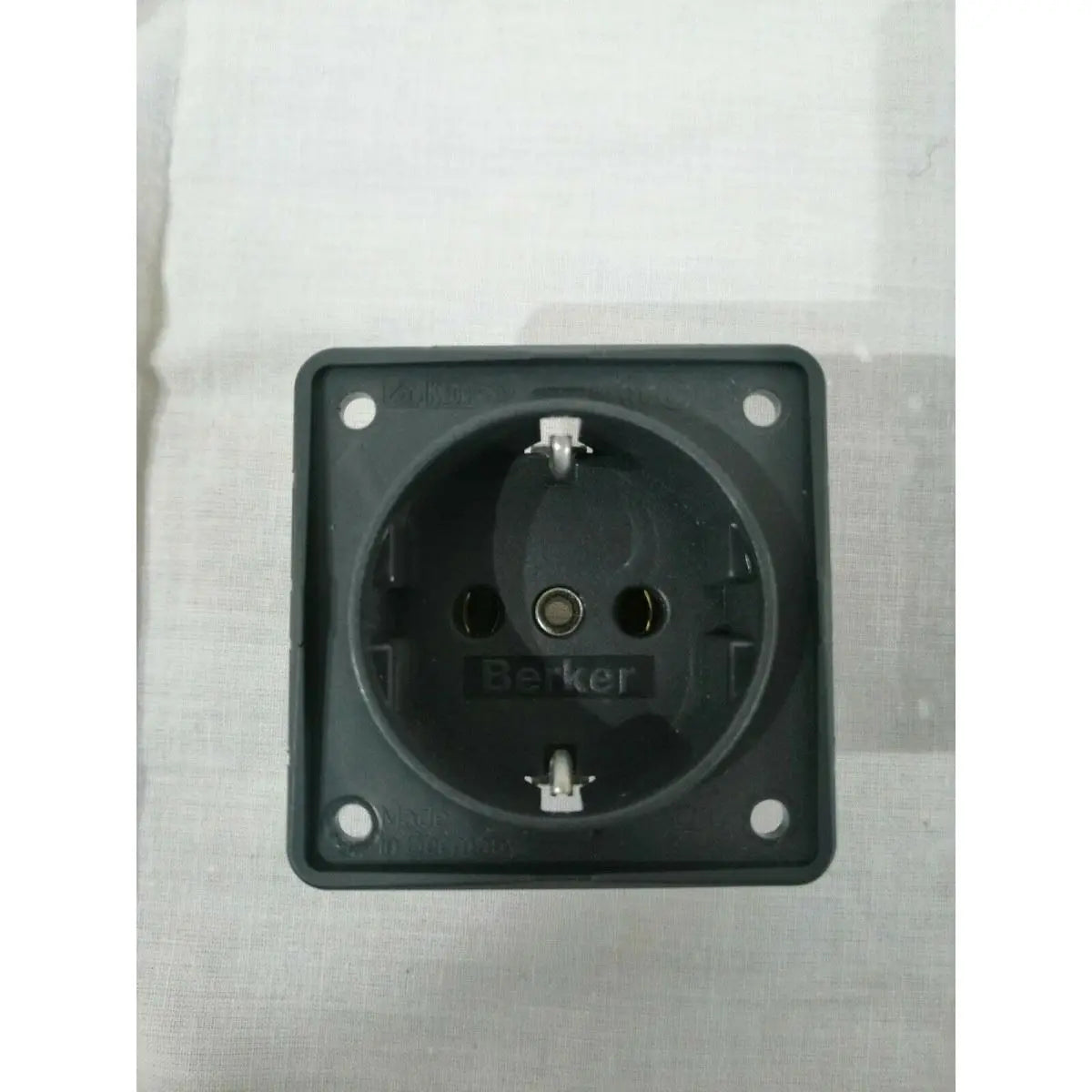 Berker continental 240v 16a socket– Southwest Leisure Spares